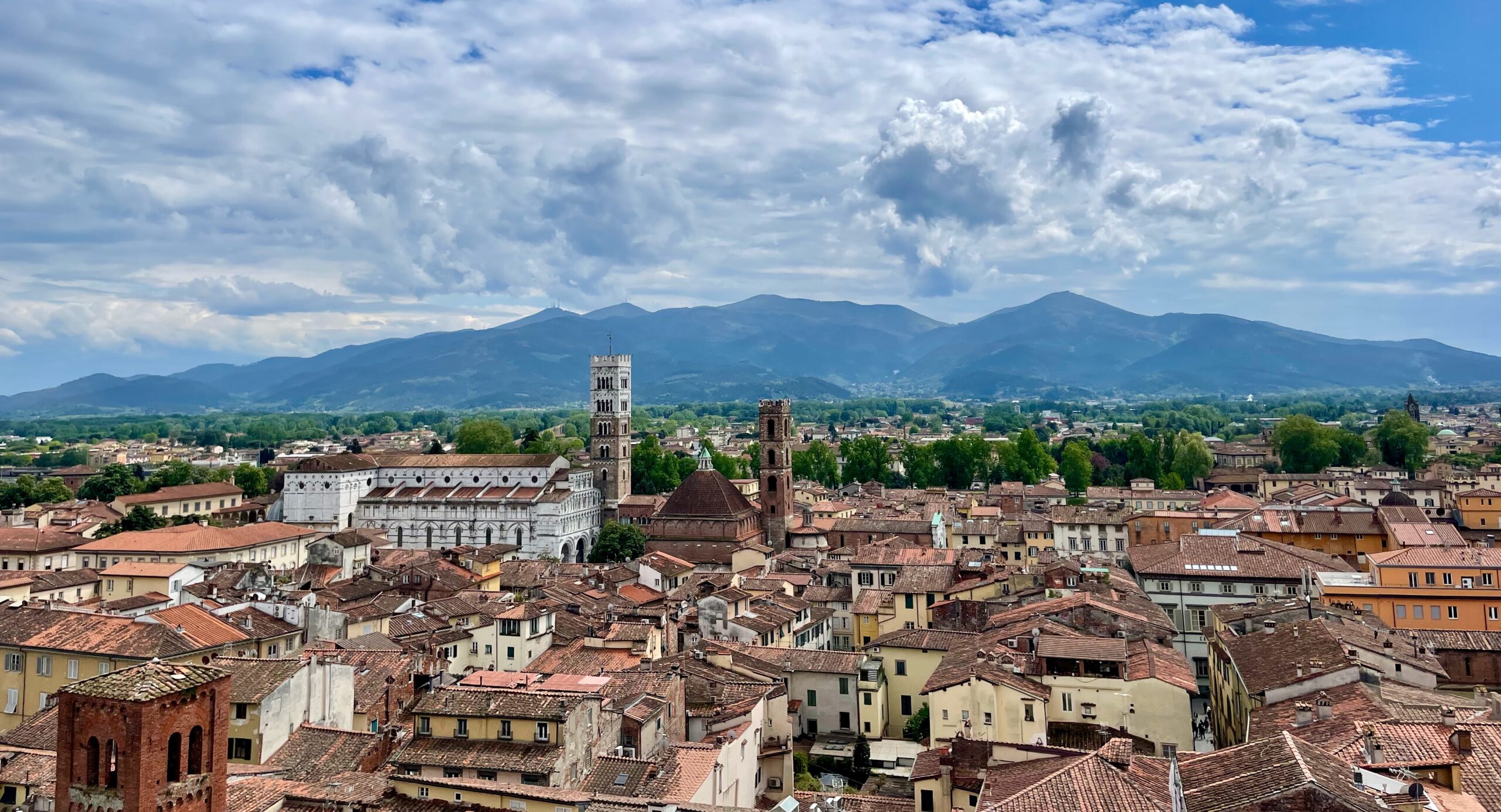 Florence to Lucca Day Trip - Tuscany Guide - Nomadic Sean